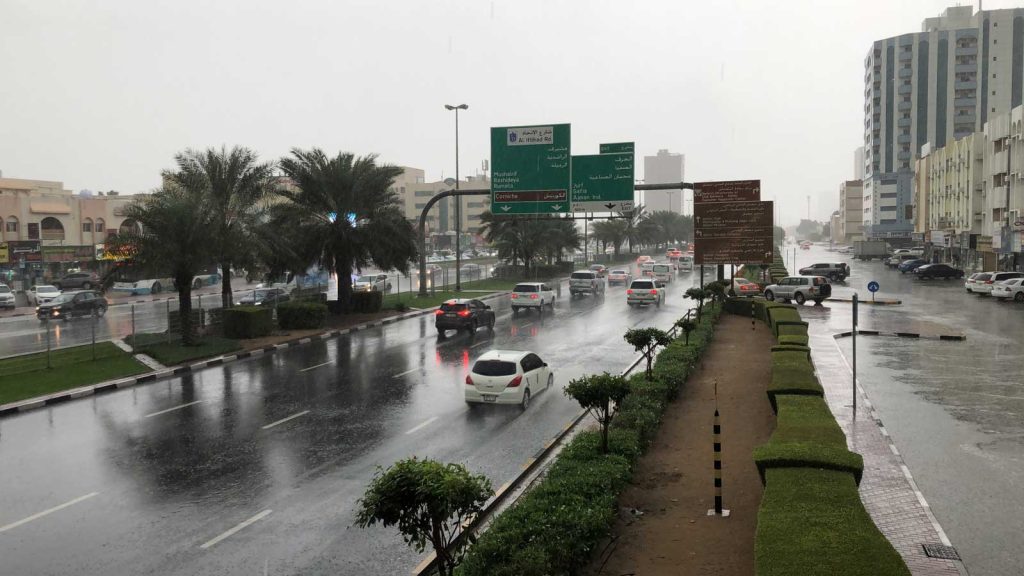 Rainy and cloudy weather in UAE as temperatures drop - News - Emirates ...
