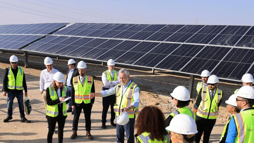 UAE: Major solar power plant to be operational ahead of COP28 summit ...